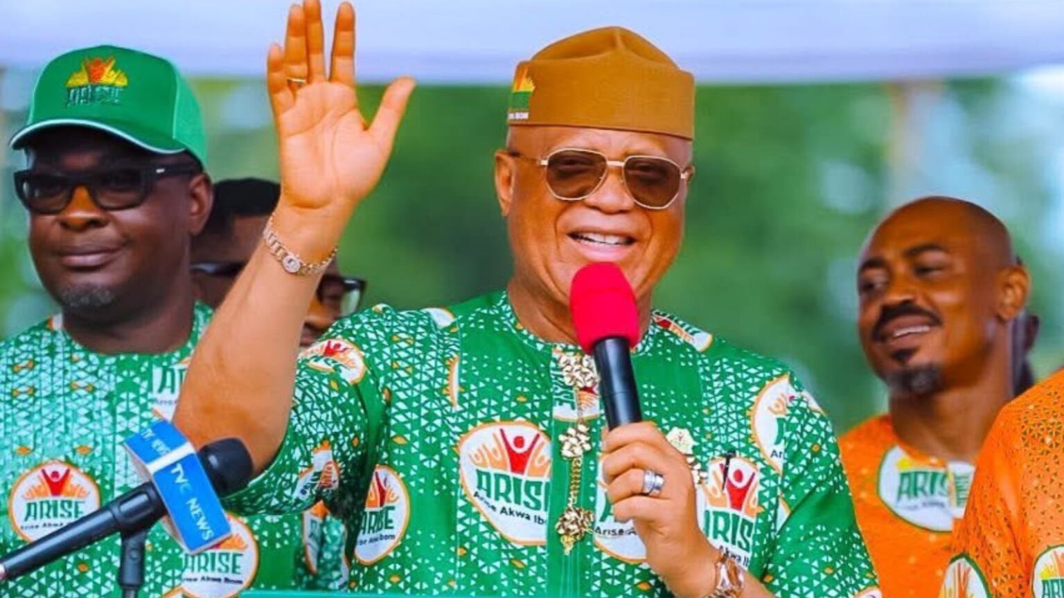 Governor Eno Pledges N50m to Oron Union Education Foundation | NivoNews.com
