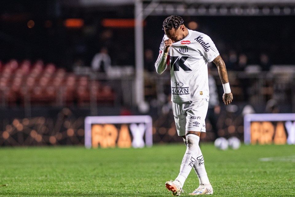 Neymar Breaks Down In Tears After Shock Defeat Of Santos By Vasco Da ...